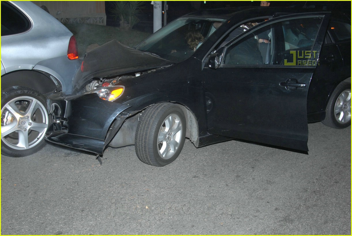 Orlando Bloom: Car Crash Victim: Photo 655341 | Photos | Just Jared ...