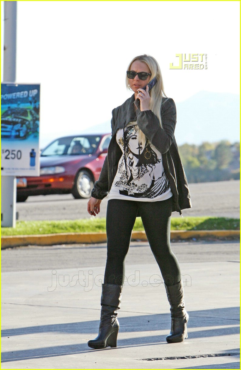 Riley Giles & Lindsay Lohan's Date Night Out: Photo 649391 | Photos ...