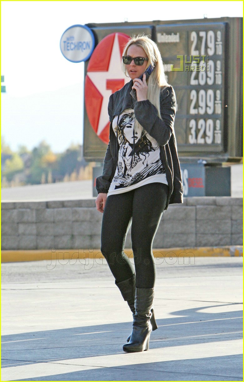 Riley Giles & Lindsay Lohan's Date Night Out: Photo 649501 | Lindsay ...