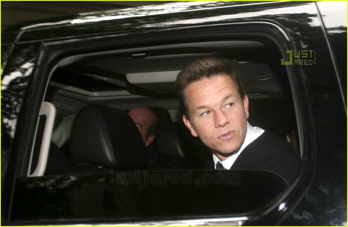 Mark Wahlberg Makes Girls Cry: Photo 647081 | Mark Wahlberg Photos ...
