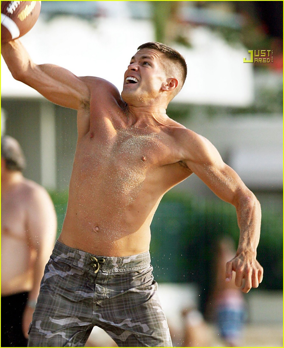 Andy Baldwin is a Football Fanatic: Photo 755771 | Photos | Just Jared ...