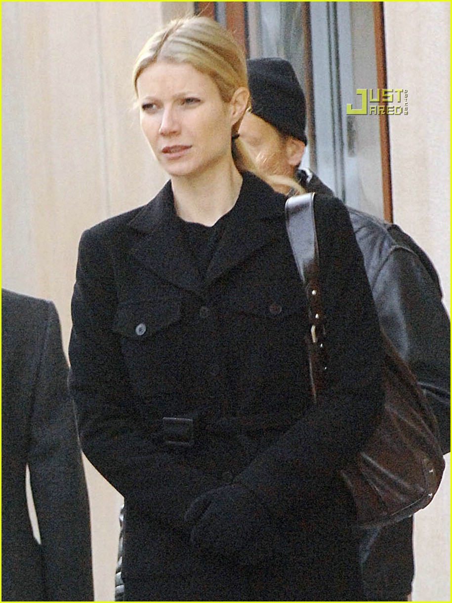 Gwyneth Paltrow Has Two Lovers: Photo 766801 | Gwyneth Paltrow, Joaquin ...