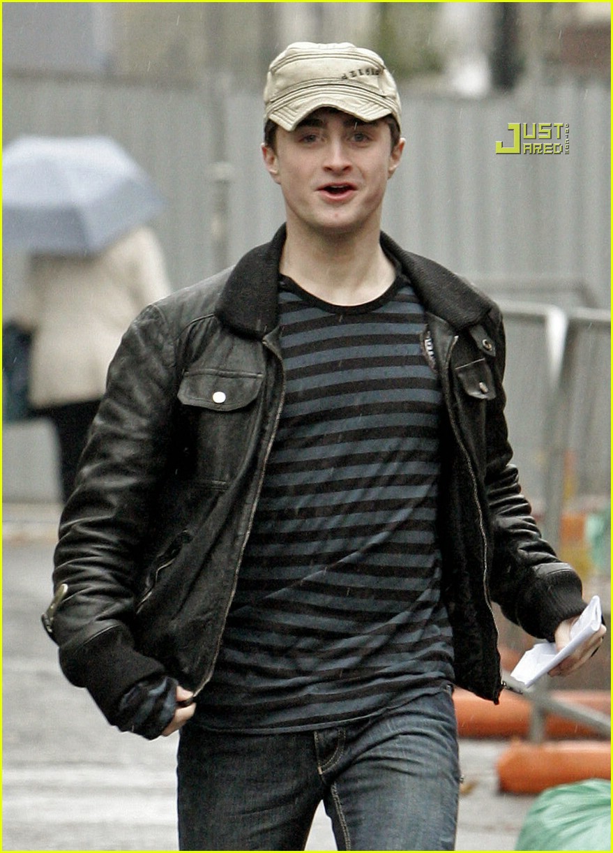 Photo: daniel radcliffe running in the rain 04 | Photo 749651 | Just ...