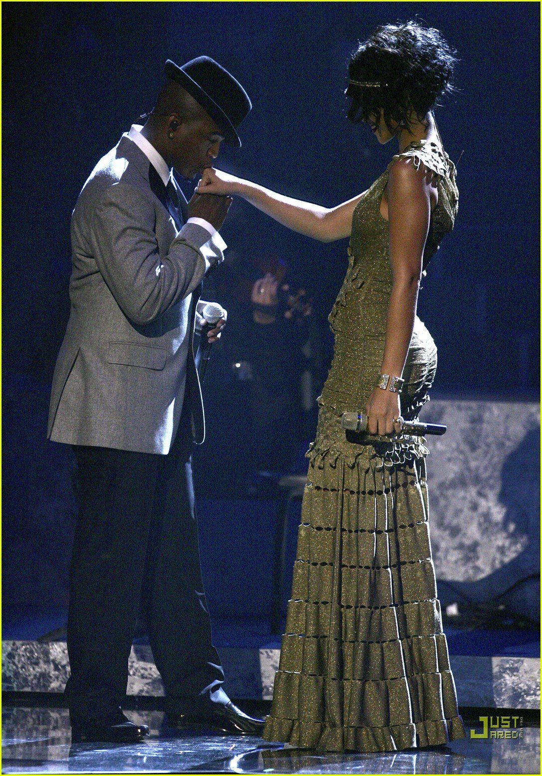 Rihanna's AMAs Performance: Photo 745831 | Photos | Just Jared ...