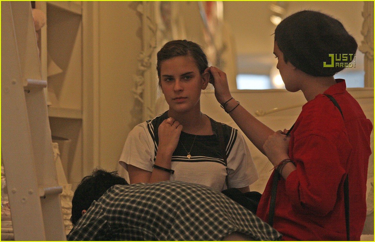 The Willis Sisters Shop For Sheets Photo 764701 Photos Just Jared
