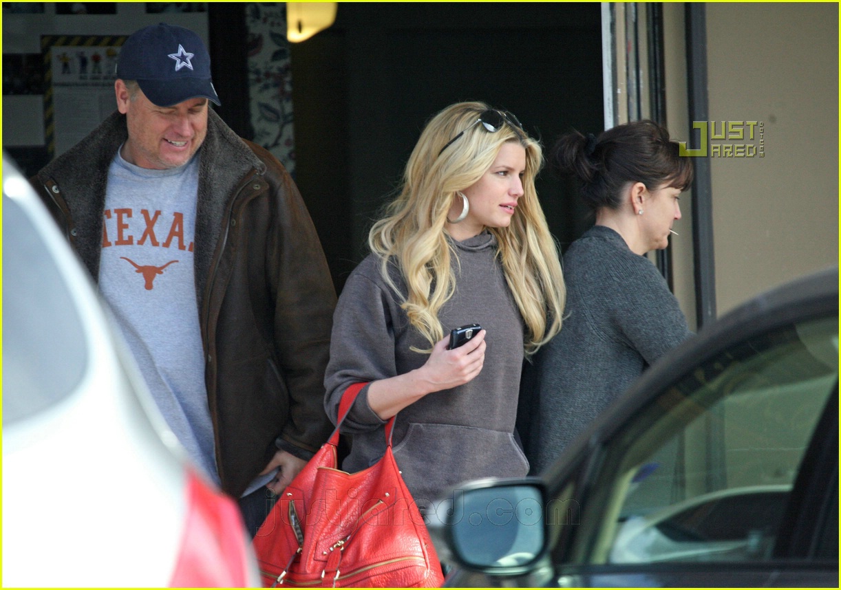 Jessica Simpson Lays Low: Photo 812651 | Photos | Just Jared: Celebrity ...