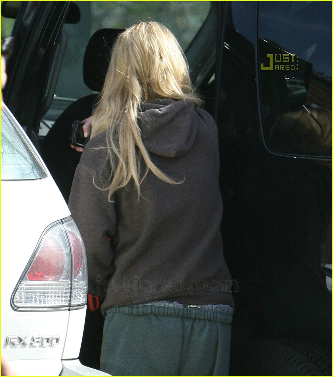 Jessica Simpson Lays Low: Photo 812741 | Photos | Just Jared: Celebrity ...