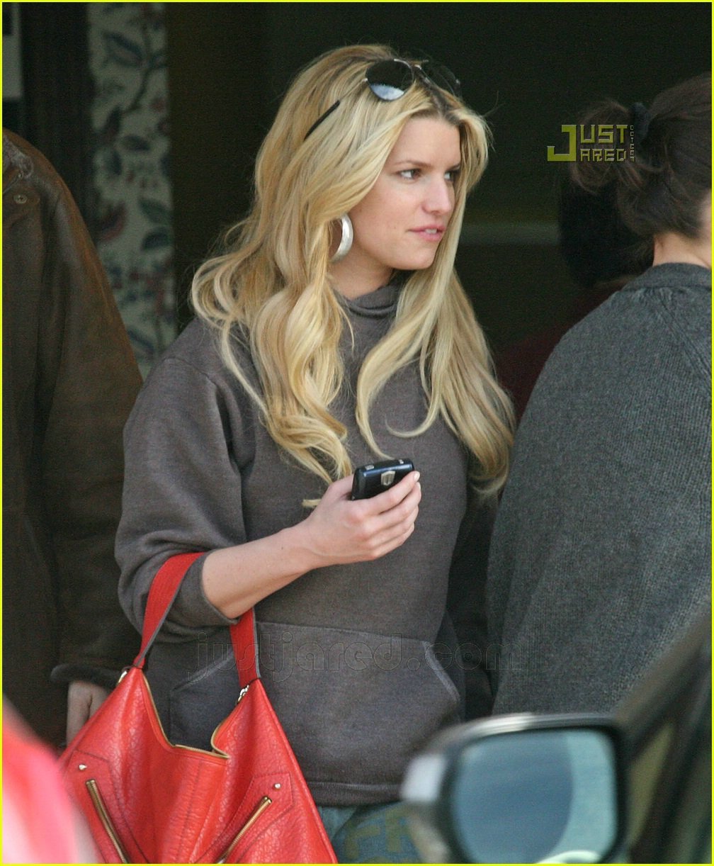 Photo: jessica simpson laying low 25 | Photo 812761 | Just Jared