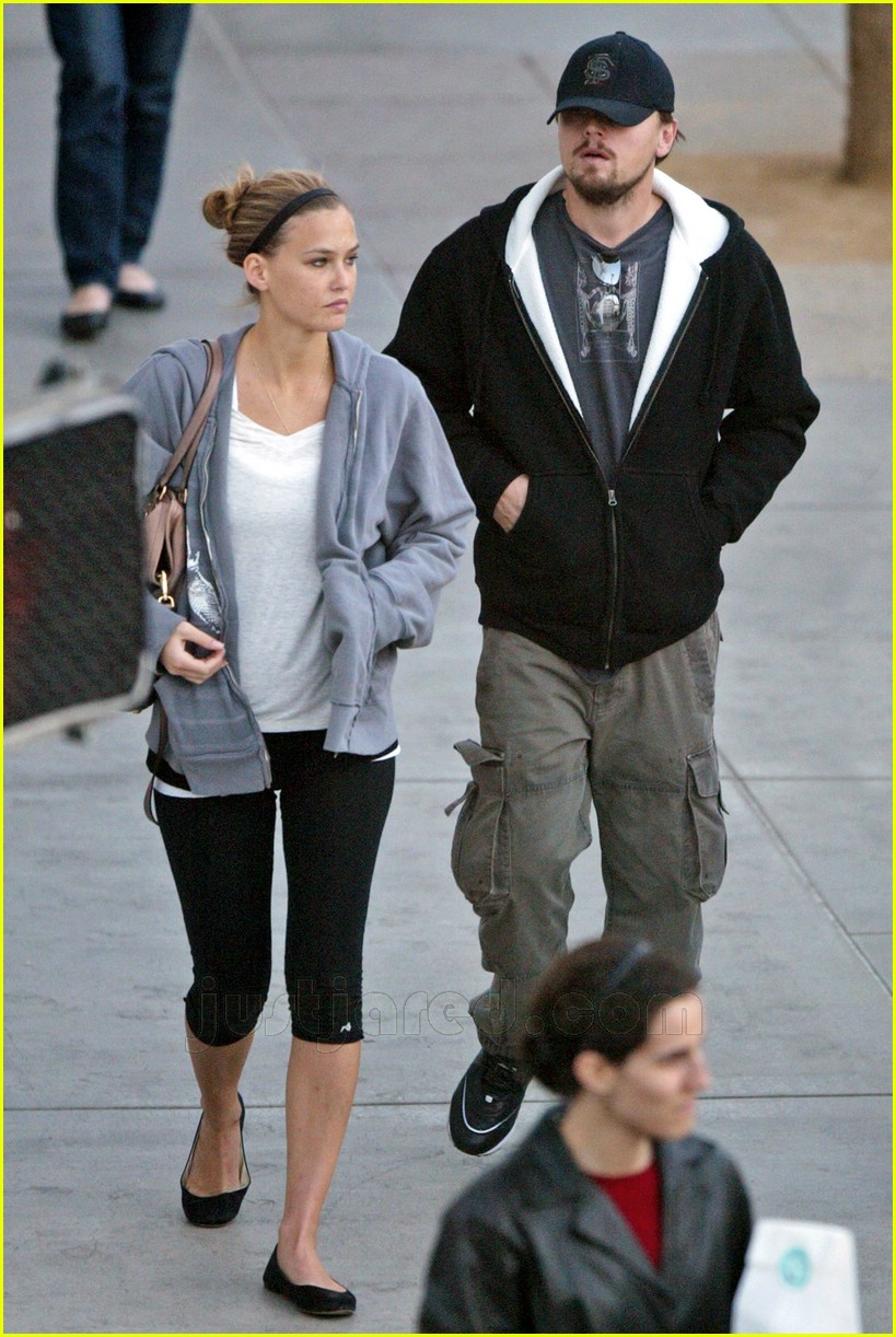 Leo & Bar's Holiday Shopping Spree: Photo 815671 | Photos | Just Jared ...