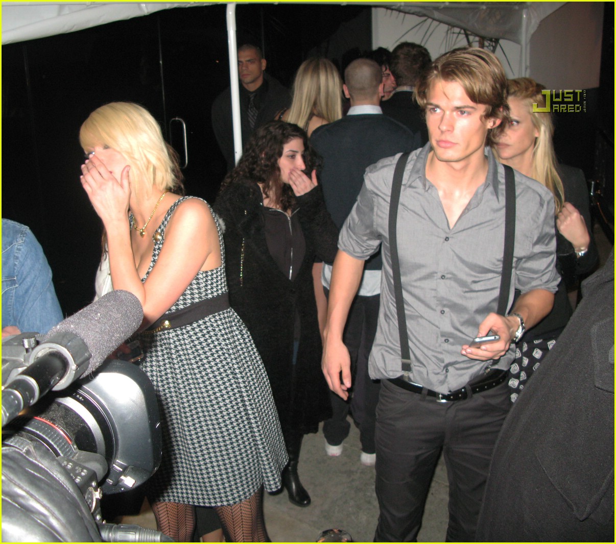 Paris Hilton Loves Her Swedish Meatballs: Photo 814531 | Photos | Just ...