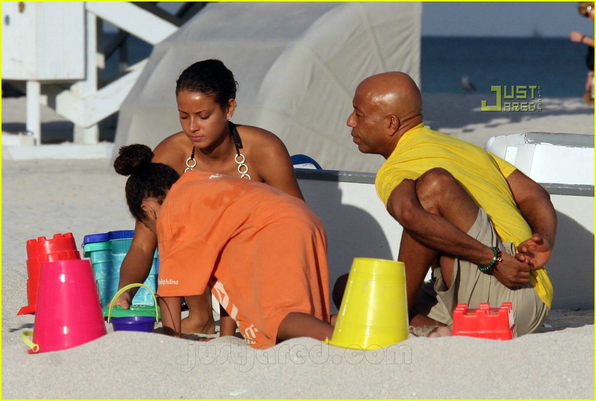 The Simmons Family Soak in the Sun: Photo 787361 | Aoki Simmons ...
