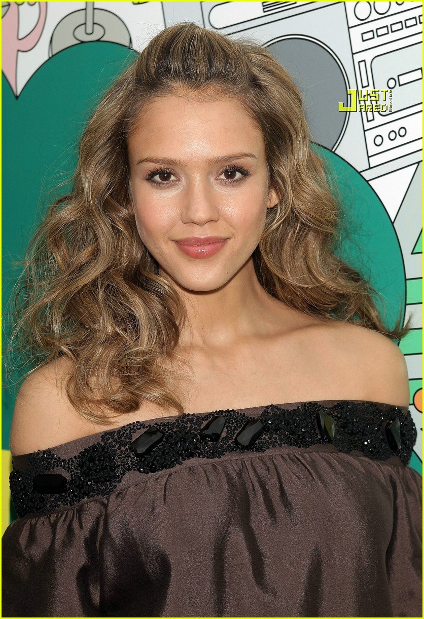Jessica Alba @ MTV's TRL: Photo 893401 | Pictures | Just Jared