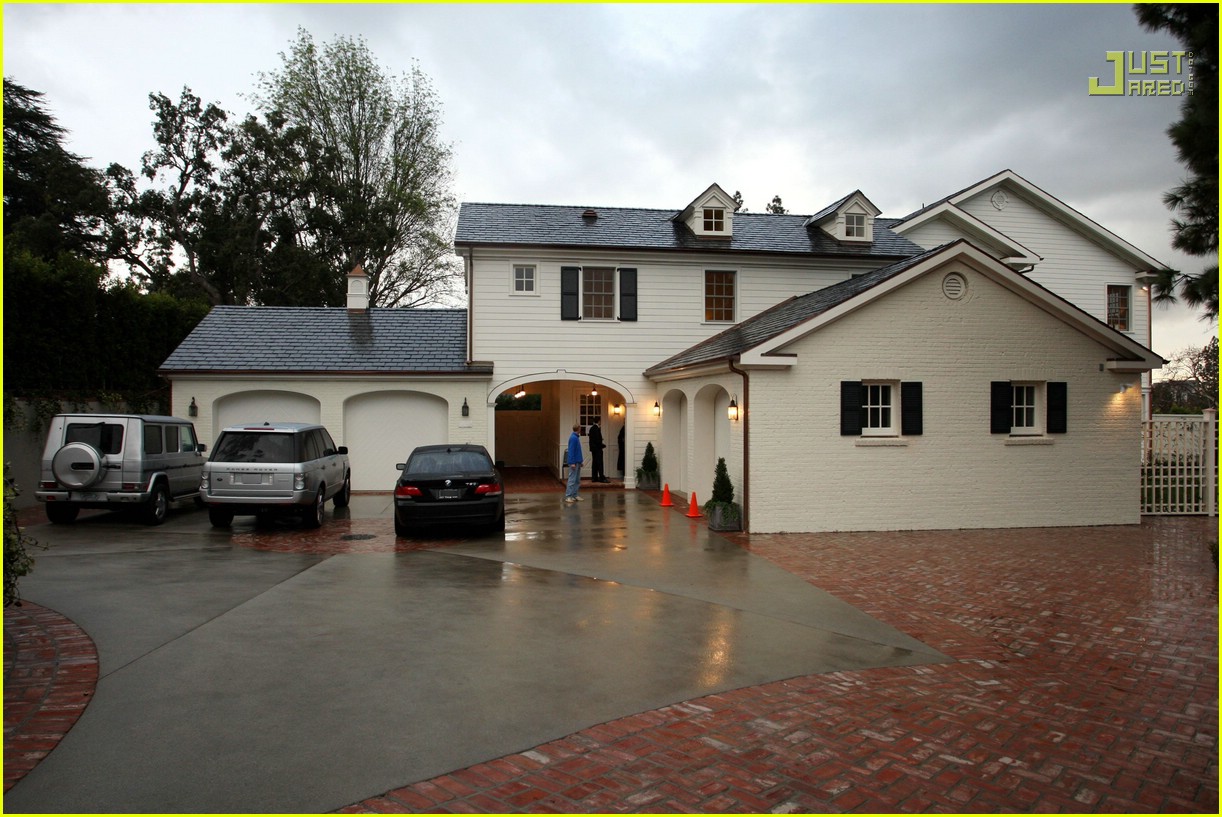 Ben & Jen Go House Hunting: Photo 875631 | Photos | Just Jared ...