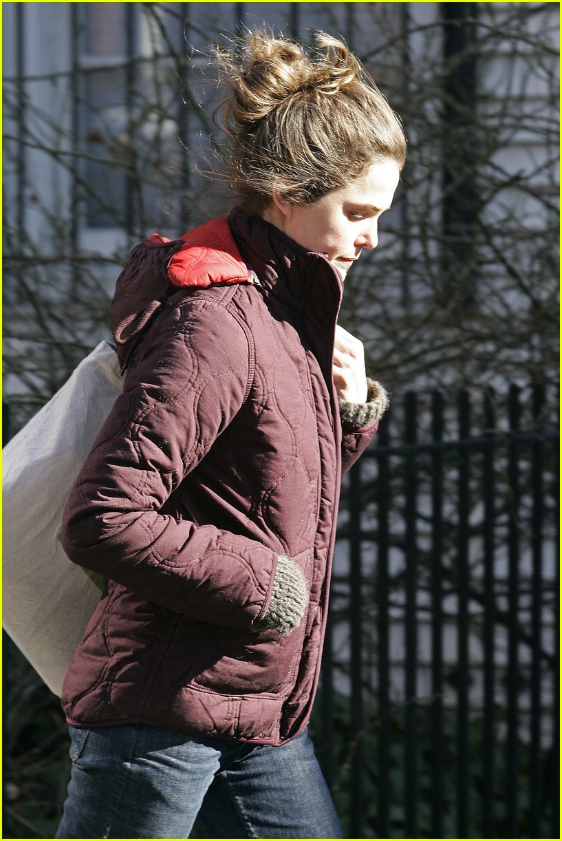 Keri Russell Pays Her Respects For Heath Ledger: Photo 878641 | Photos ...