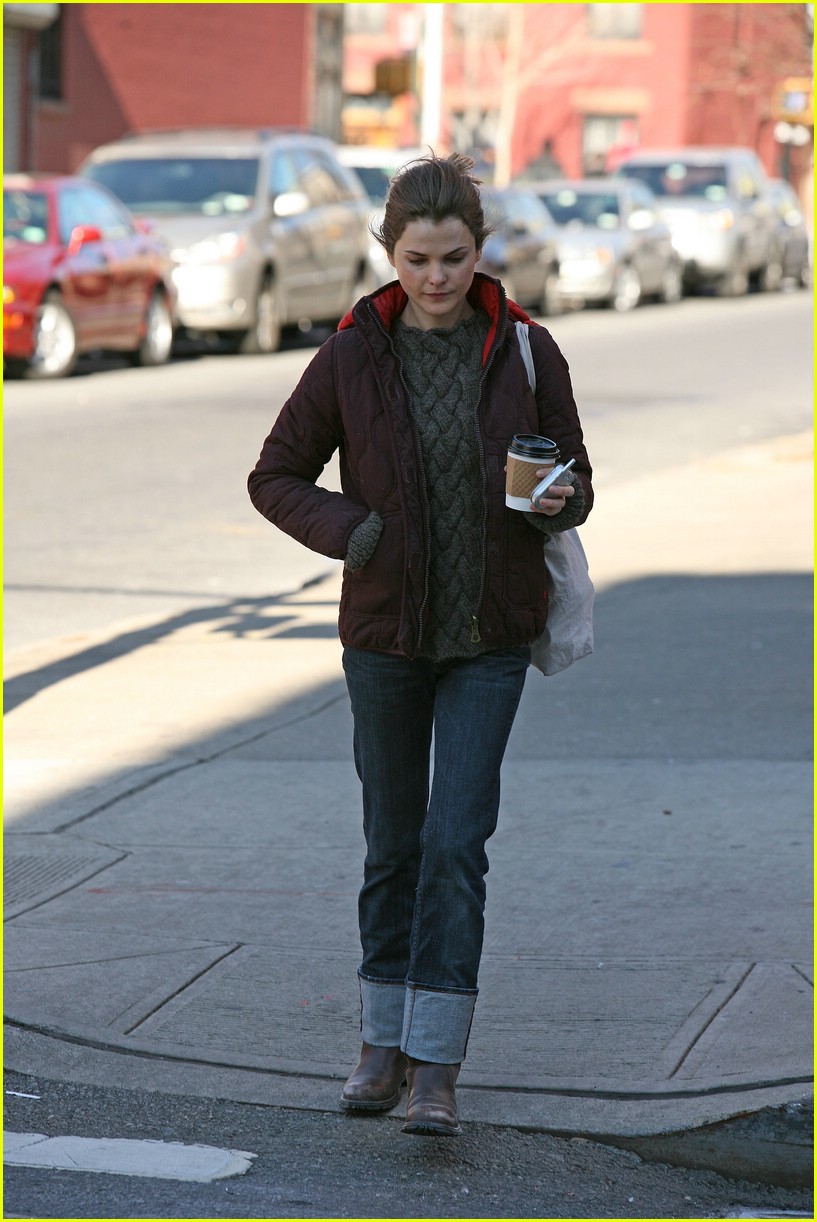 Keri Russell Pays Her Respects For Heath Ledger: Photo 878721 | Photos ...