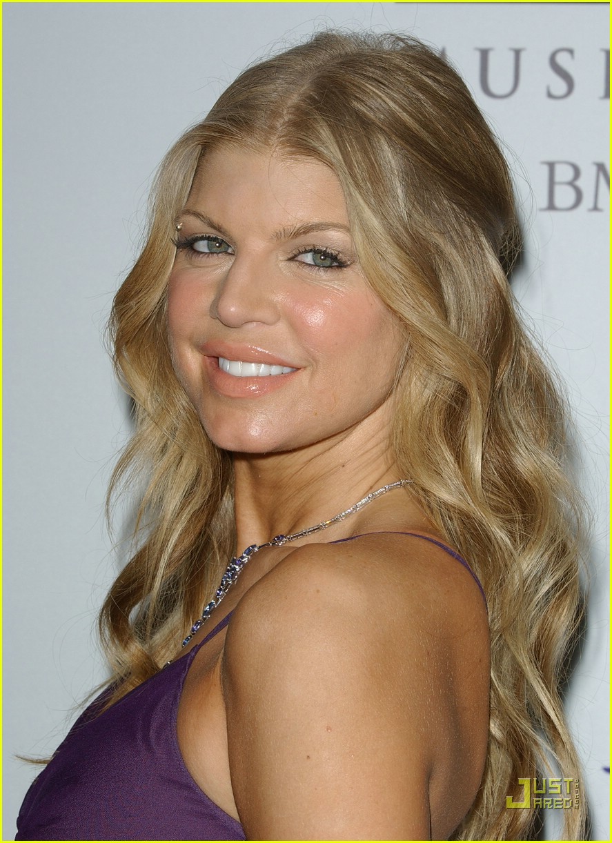 Fergie @ Grammys 2008: Photo 923381 | Photos | Just Jared: Celebrity News and Gossip | Entertainment