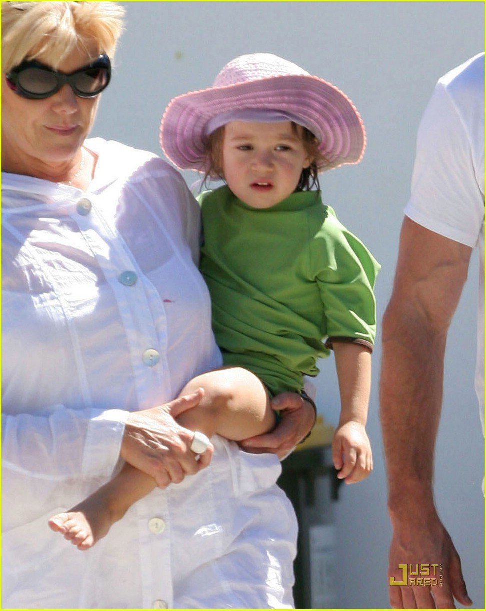 Wolverine Has Washboard Abs: Photo 950821 | Photos | Just Jared ...