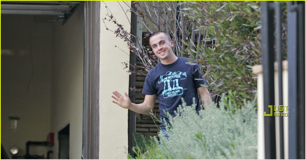 Frankie Muniz is a Benz Boy: Photo 939581 | Photos | Just Jared ...