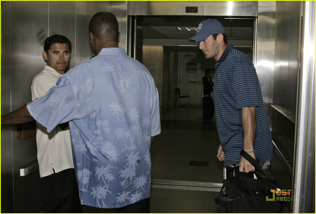 Romo-Simpson Rendezous?: Photo 931121 | Photos | Just Jared ...