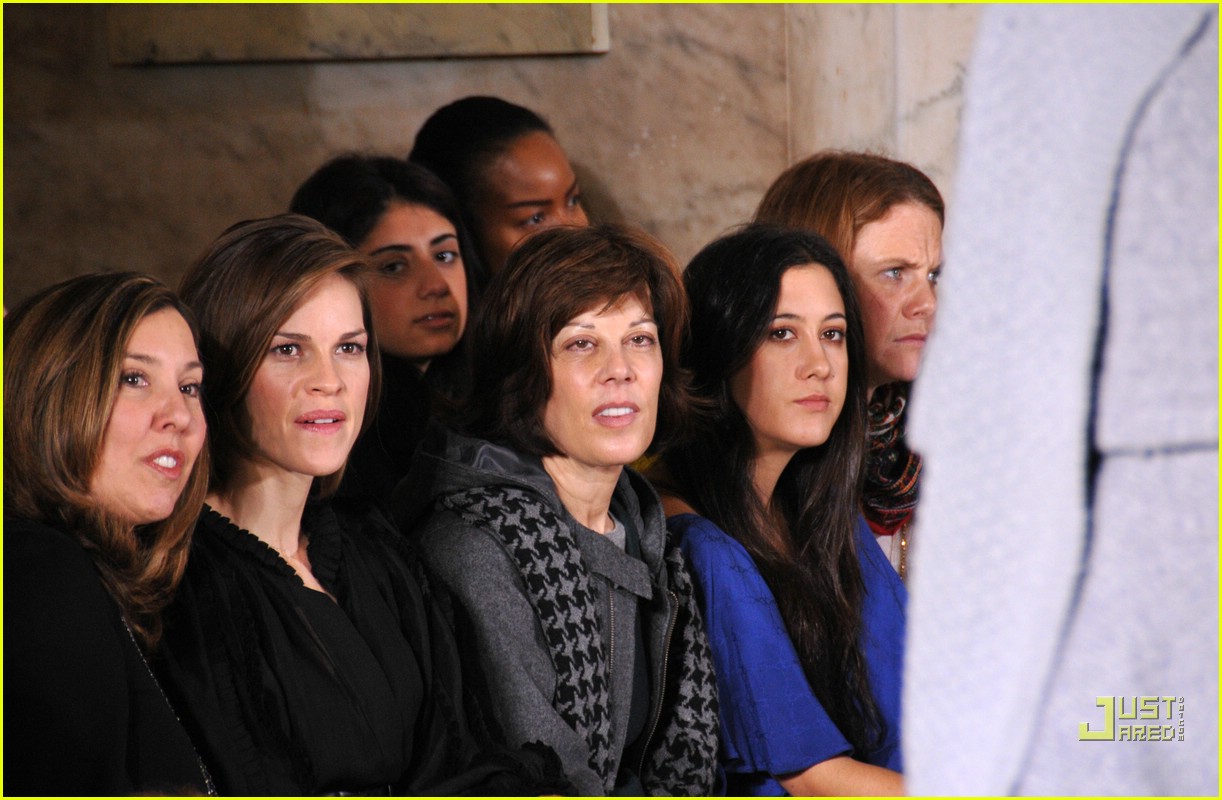 Hilary Swank @ NY Fashion Week: Photo 906301 | Photos | Just Jared ...