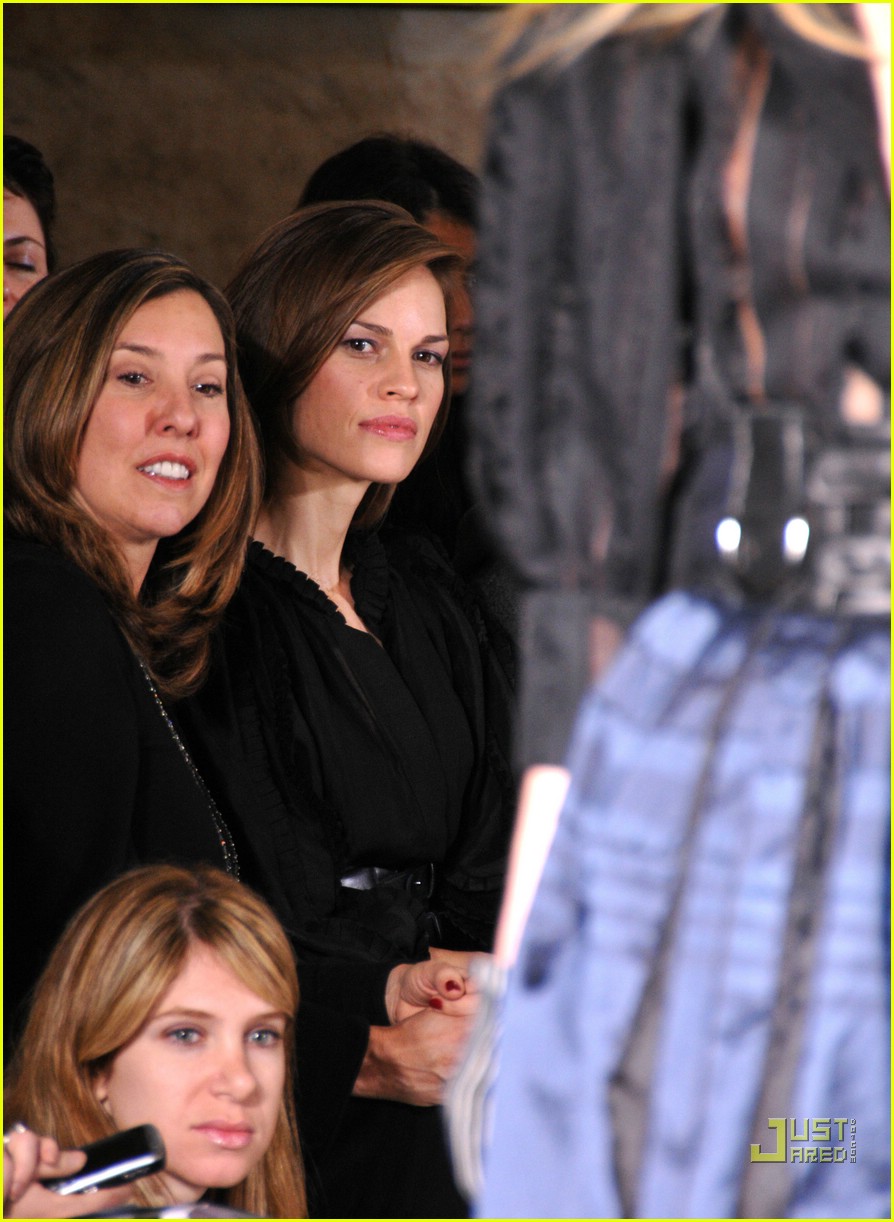 Hilary Swank @ NY Fashion Week: Photo 906351 | Photos | Just Jared ...