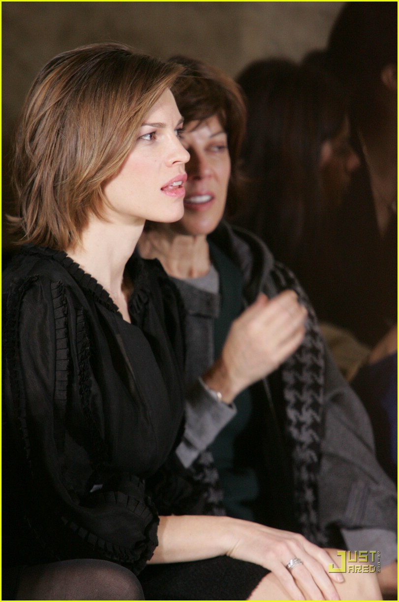 Hilary Swank @ NY Fashion Week: Photo 906391 | Photos | Just Jared ...