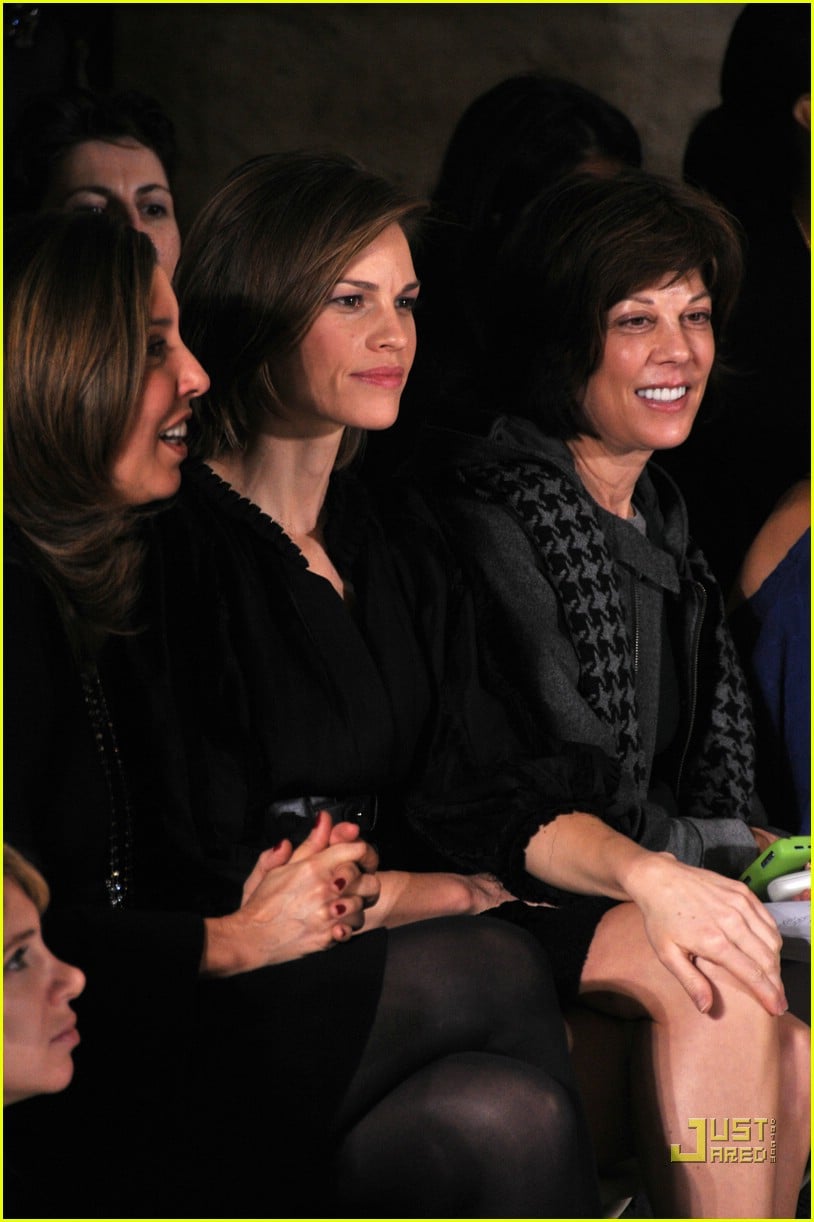Hilary Swank @ NY Fashion Week: Photo 906431 | Photos | Just Jared ...