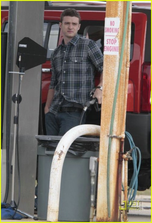 Justin Timberlake Smoking