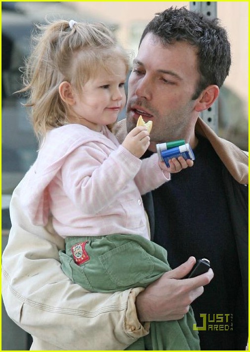 Violet Affleck's Starbucks Stop: Photo 901281 | Photos | Just Jared ...
