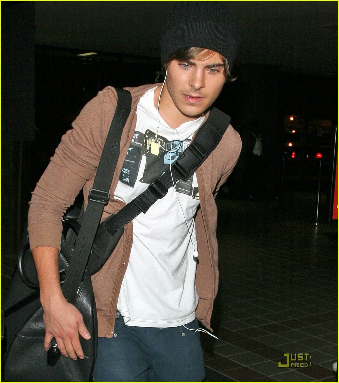 Zac Efron is a LAX Kind of Guy: Photo 924571 | Photos | Just Jared ...