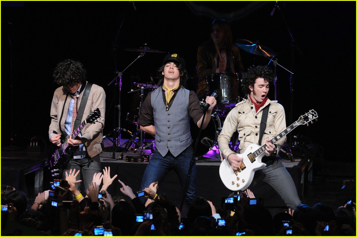 The Jonas Brothers are Hard Rockers: Photo 1011431 | Photos | Just ...