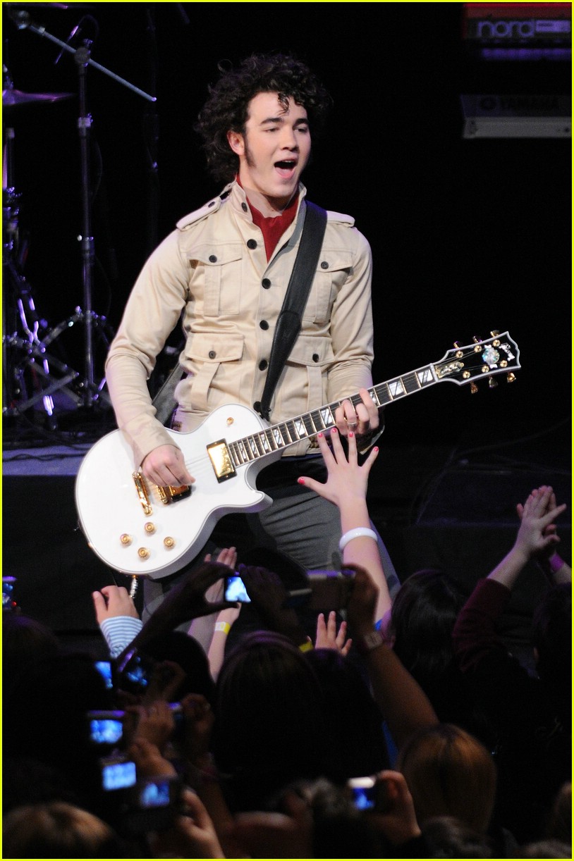 The Jonas Brothers are Hard Rockers: Photo 1011441 | Photos | Just ...
