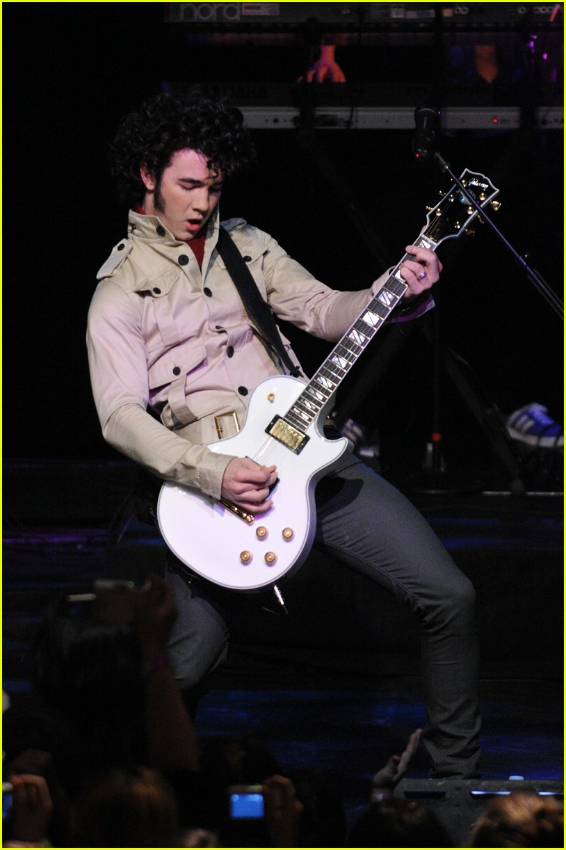 The Jonas Brothers are Hard Rockers: Photo 1011541 | Pictures | Just Jared