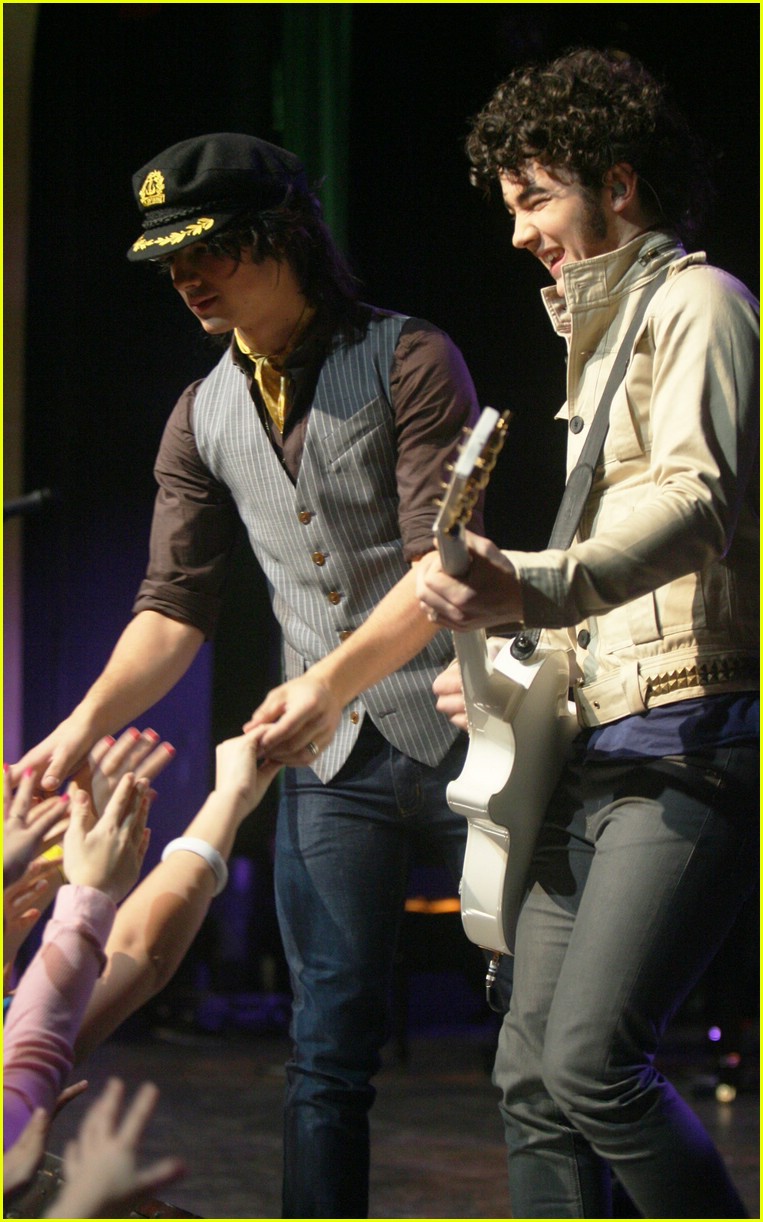 The Jonas Brothers are Hard Rockers: Photo 1011641 | Photos | Just ...