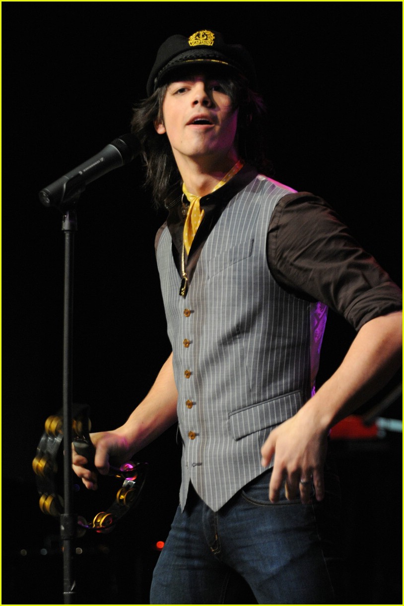 The Jonas Brothers are Hard Rockers: Photo 1011681 | Photos | Just ...