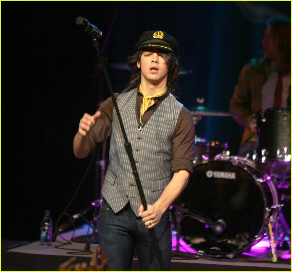 The Jonas Brothers are Hard Rockers: Photo 1011731 | Photos | Just ...