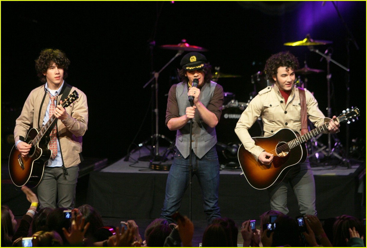 The Jonas Brothers are Hard Rockers: Photo 1011971 | Photos | Just ...