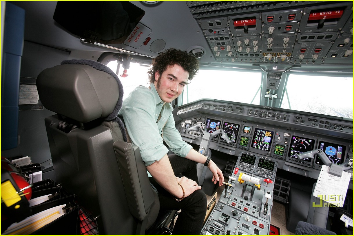 The Jonas Brothers: A Private Jet Preview: Photo 982851 | Photos | Just ...