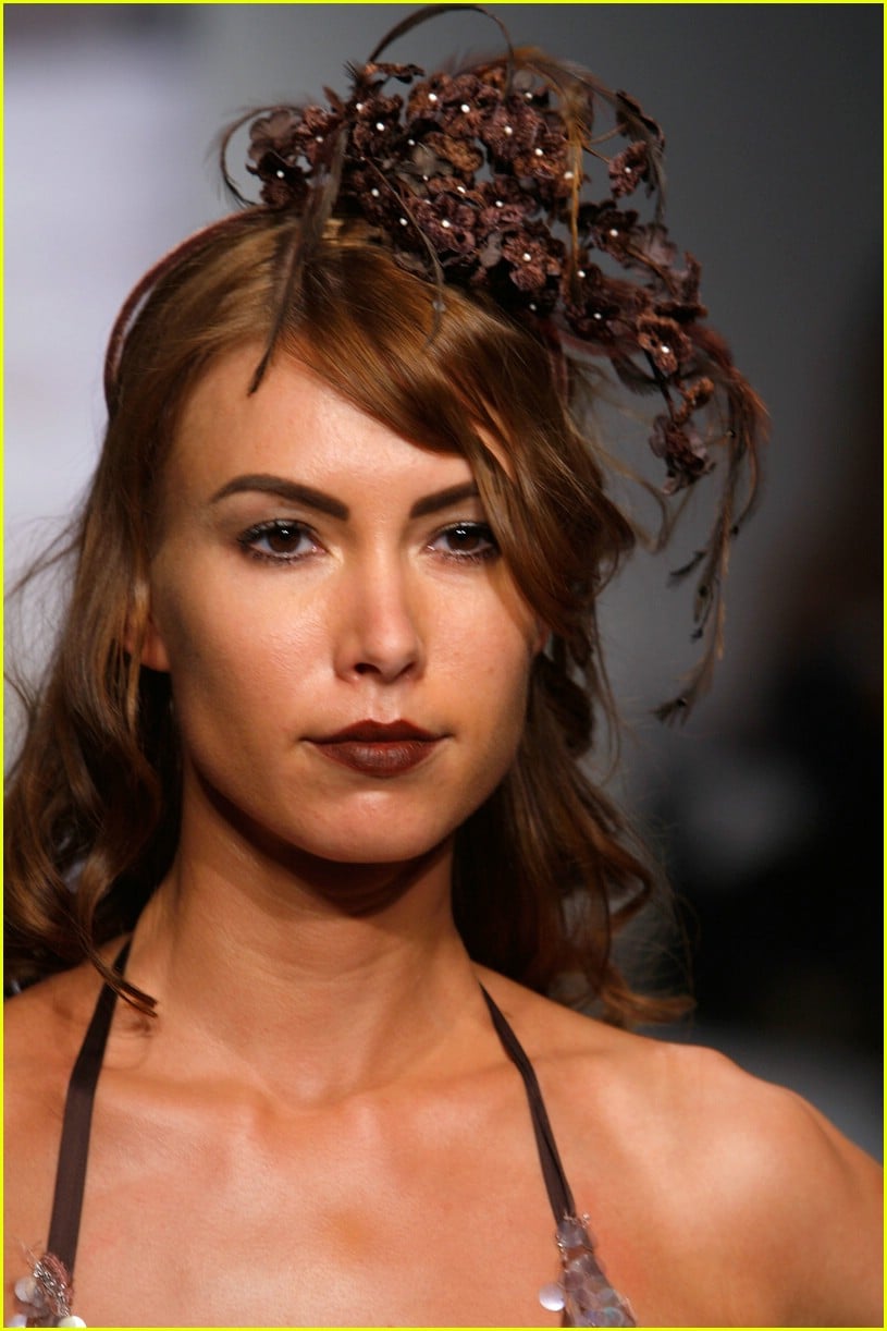 Sarah Larson Hits the Runway: Photo 995871 | Photos | Just Jared ...