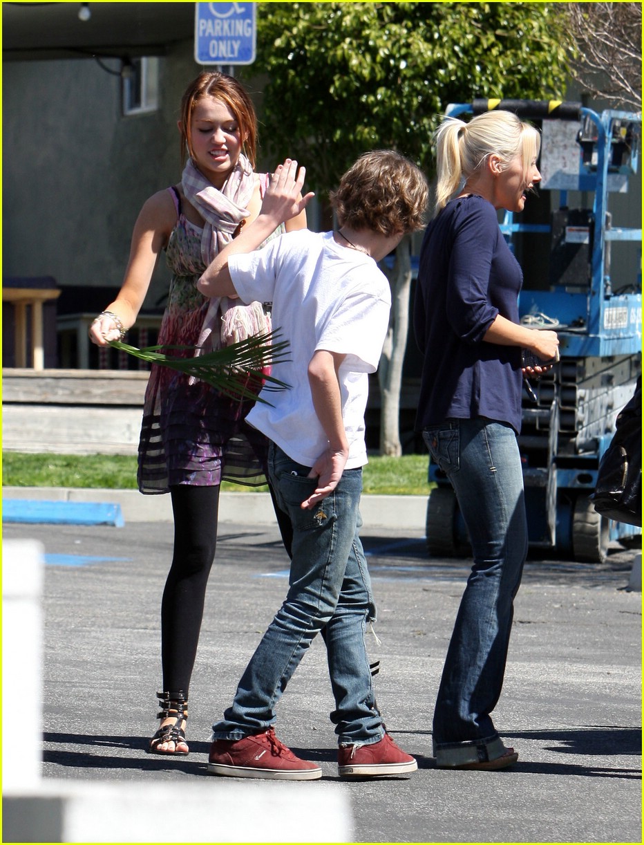 Miley Cyrus is a Palm Sunday Pyscho: Photo 1000391 | Photos | Just ...