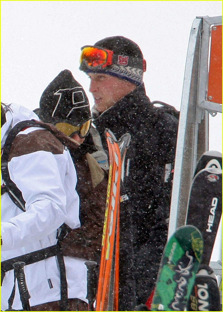Prince William & Kate Middleton Hit the Ski Slopes: Photo 1001151 ...