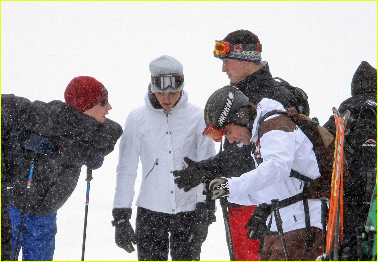 Prince William & Kate Middleton Hit the Ski Slopes: Photo 1001191 ...