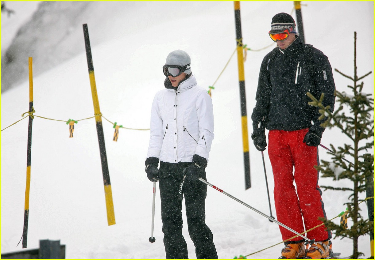 Prince William & Kate Middleton Hit the Ski Slopes: Photo 1001251 ...