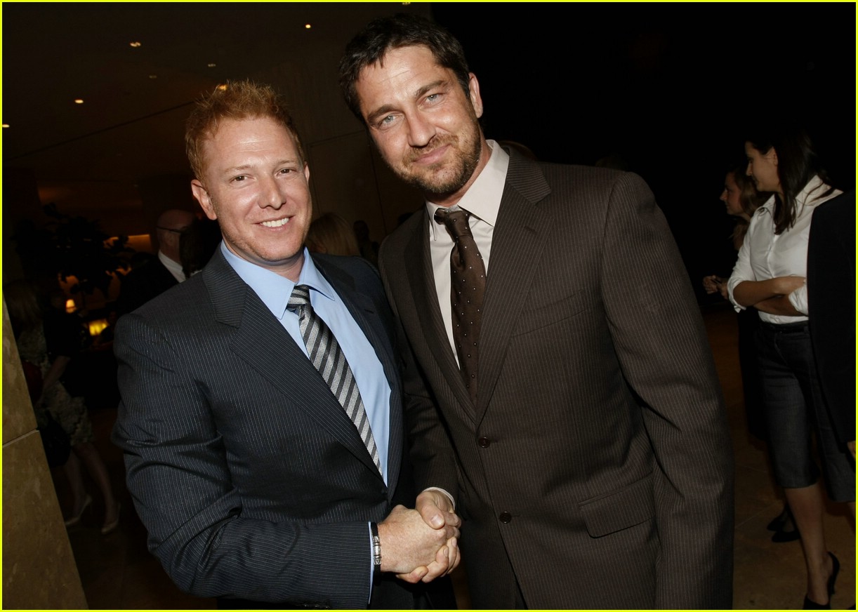 Gerard Butler Salutes the Youth: Photo 1088591 | Photos | Just Jared ...