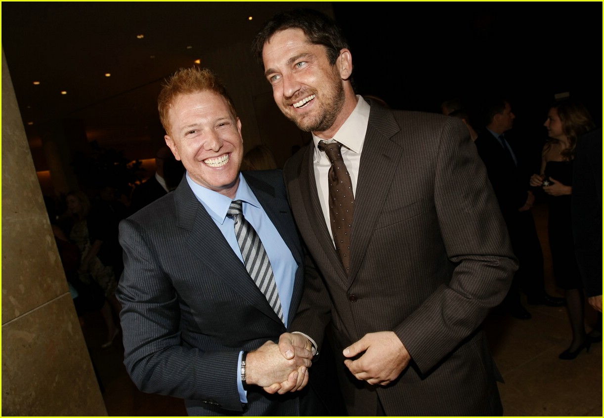 Gerard Butler Salutes the Youth: Photo 1088671 | Photos | Just Jared ...
