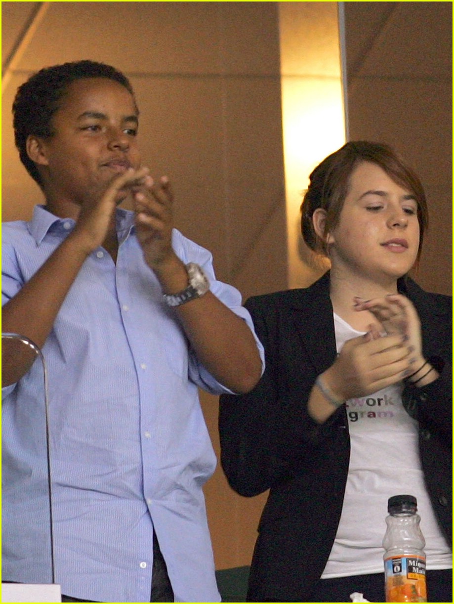 Tom Cruise Takes the Kids to Cheer on Becks: Photo 1095071 | Photos ...