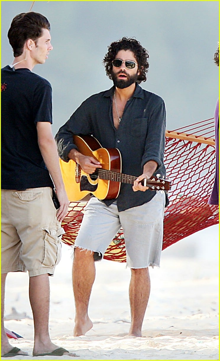 Adrian Grenier Shoots 'Entourage' in Hawaii: Photo 1082531 | Pictures ...