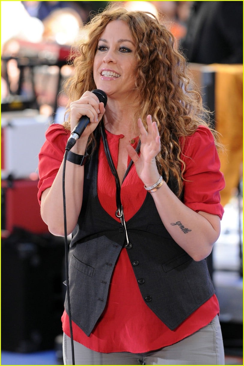 Photo: alanis morissette rockefeller rocker 08 | Photo 1152441 | Just ...