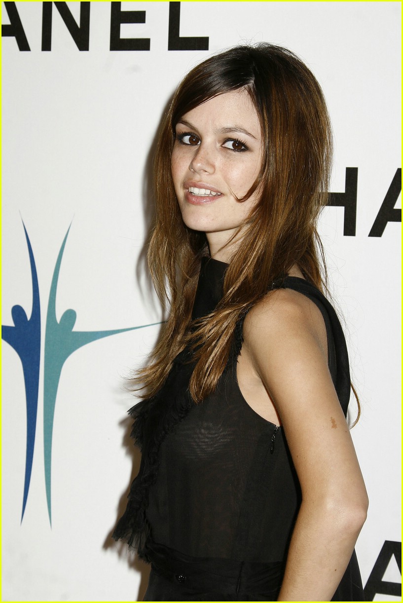 Rachel Bilson Channels Chanel: Photo 1168401 | Pictures | Just Jared