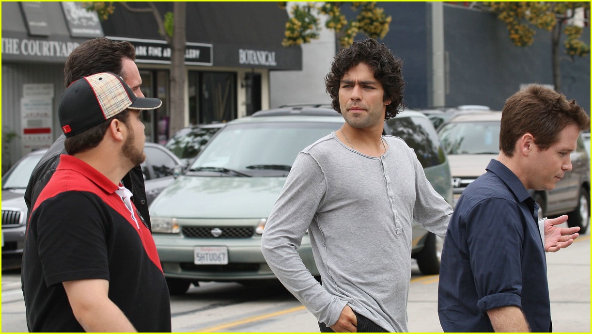 Adrian and His Entourage Come Back to Urth: Photo 1117681 | Photos ...